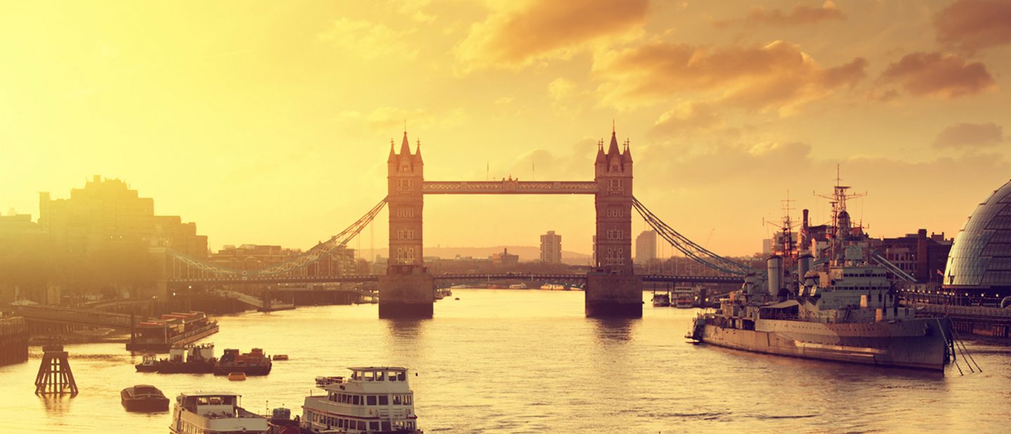 Book tickets online now and fly out into the world | Lufthansa