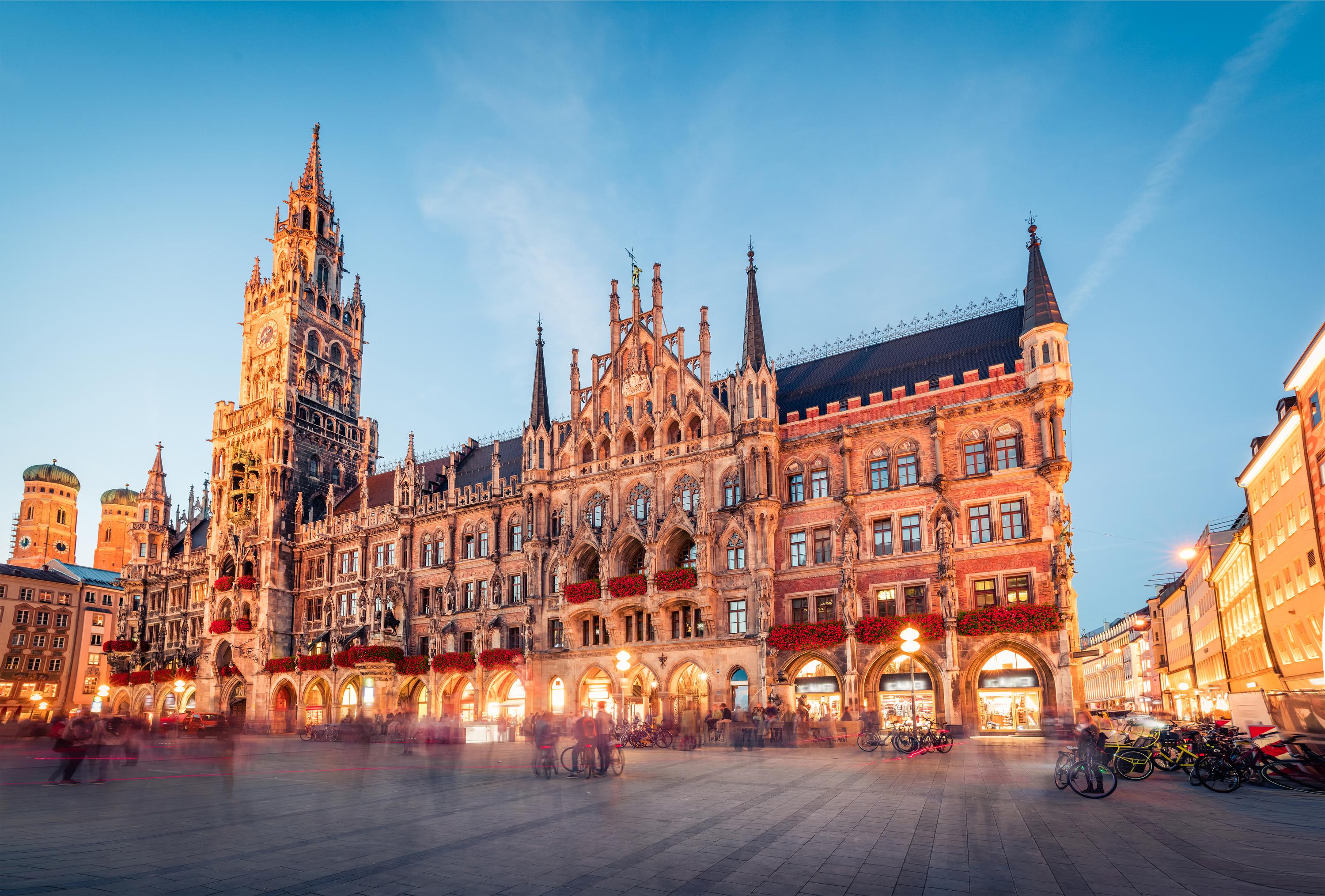 Book tickets online now and fly out into the world | Lufthansa