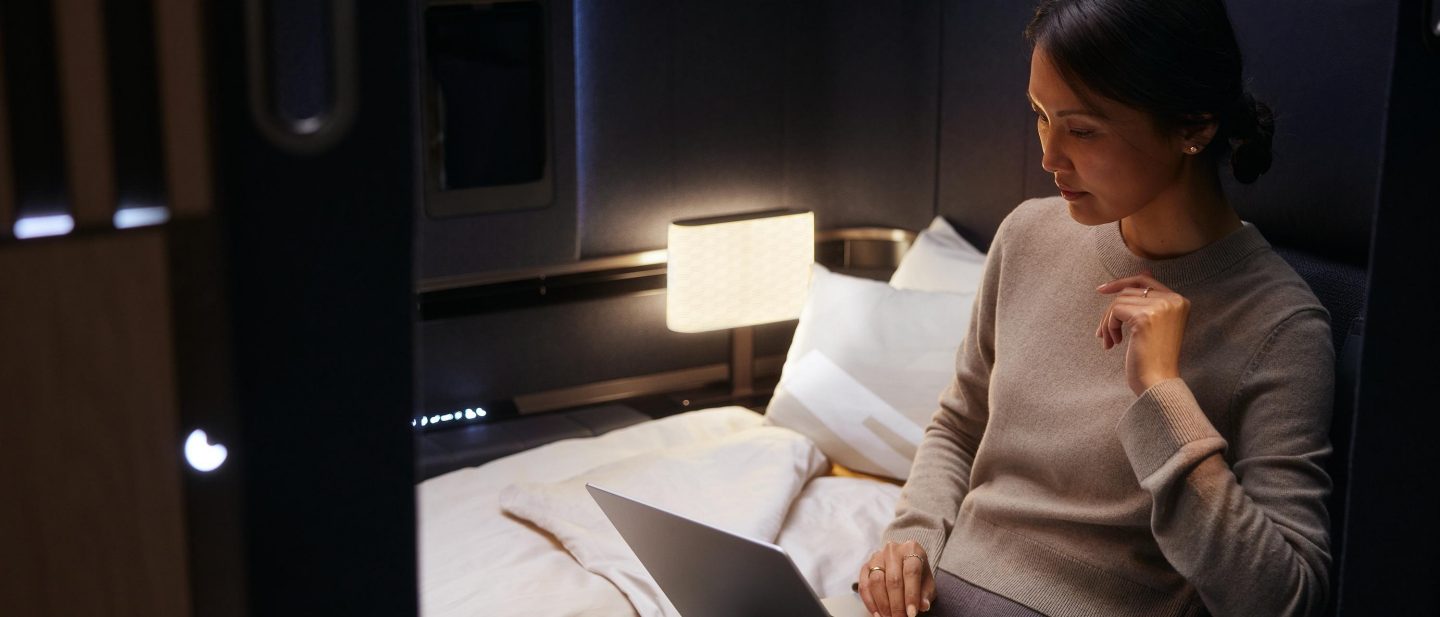 Book tickets online now and fly out into the world | Lufthansa