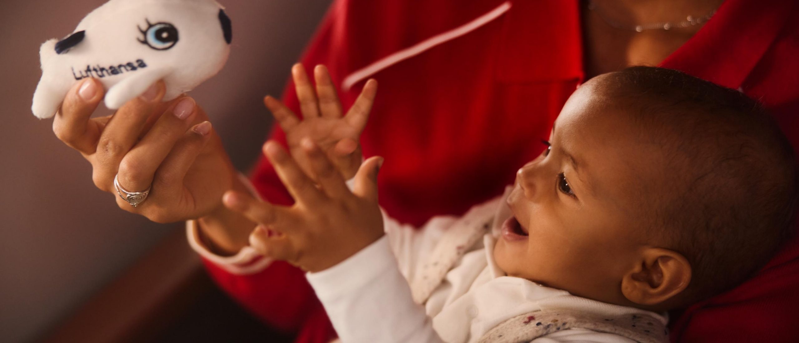 On board with children and babies | Lufthansa