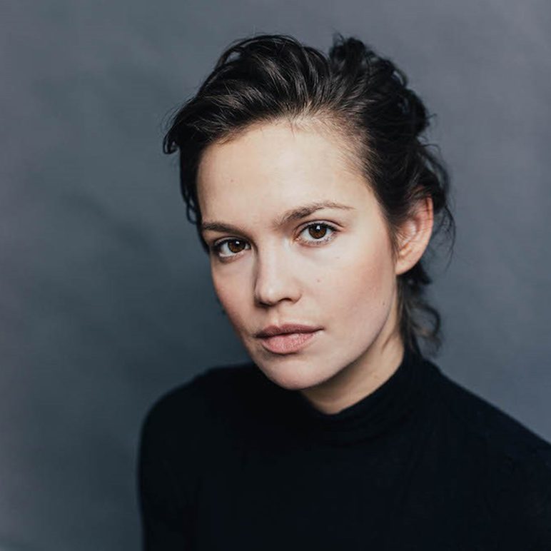 Interview with Emilia Schüle: About "Call My Agent Berlin," Traveling ...