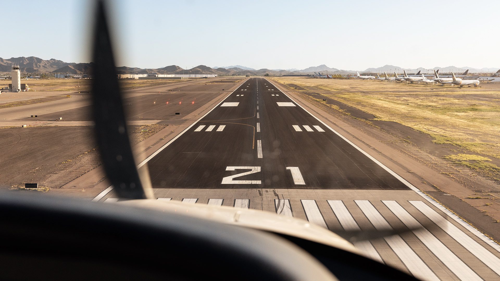 Wie wird man Pilot? Der Weg ins Cockpit – Ausbildung und Stationen ...